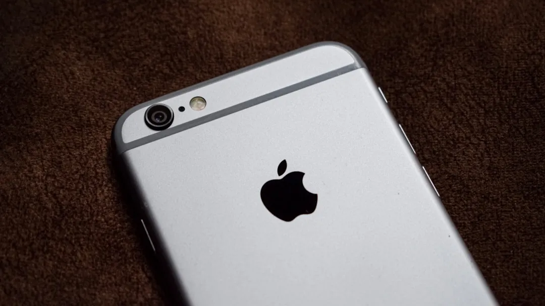 Apple Executives Lisa Jackson & Kate Adams Retire 2026