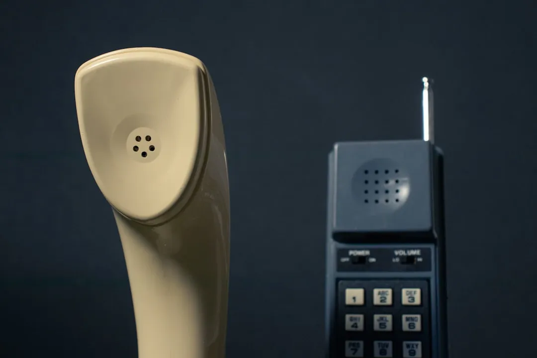 3 Ways to Lengthen Redstone Pulse Signals with a Simple Pulse Sustainer